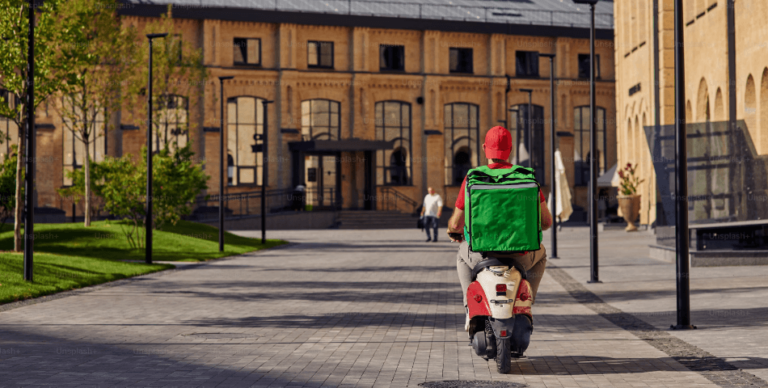 How DoorDash Makes Money: 5 Revenue Models Explained